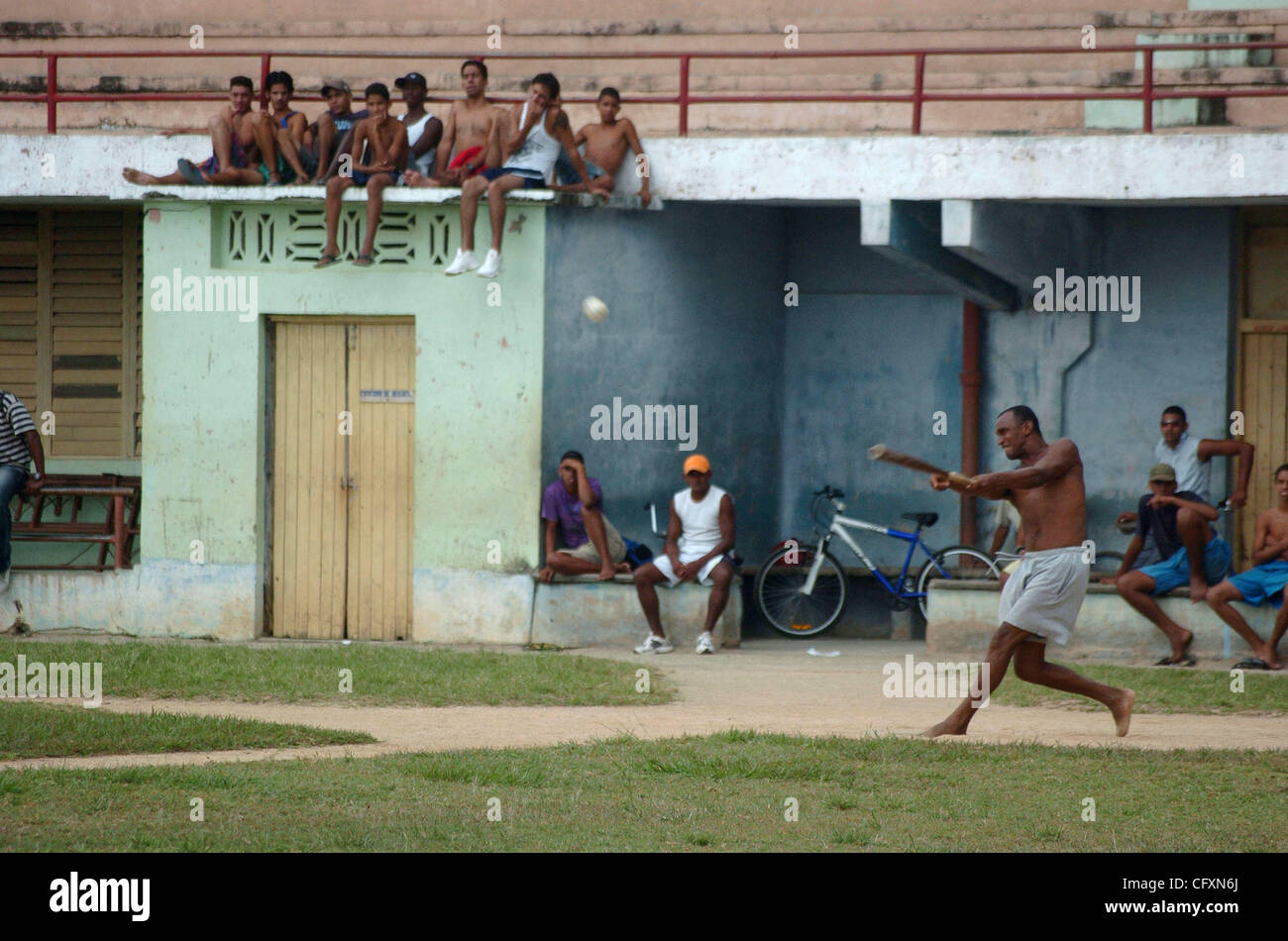 Baseball fans in cuba hi-res stock photography and images - Alamy
