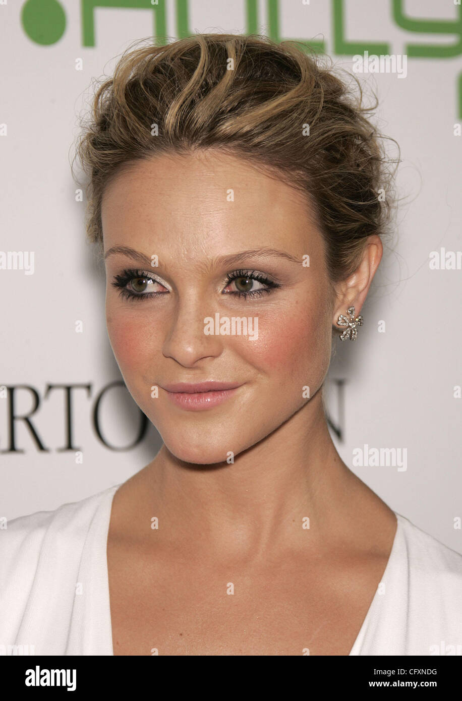 Apr 22, 2007 - Hollywood, CA, USA - Actress BEAU GARRETT at the 9th ...
