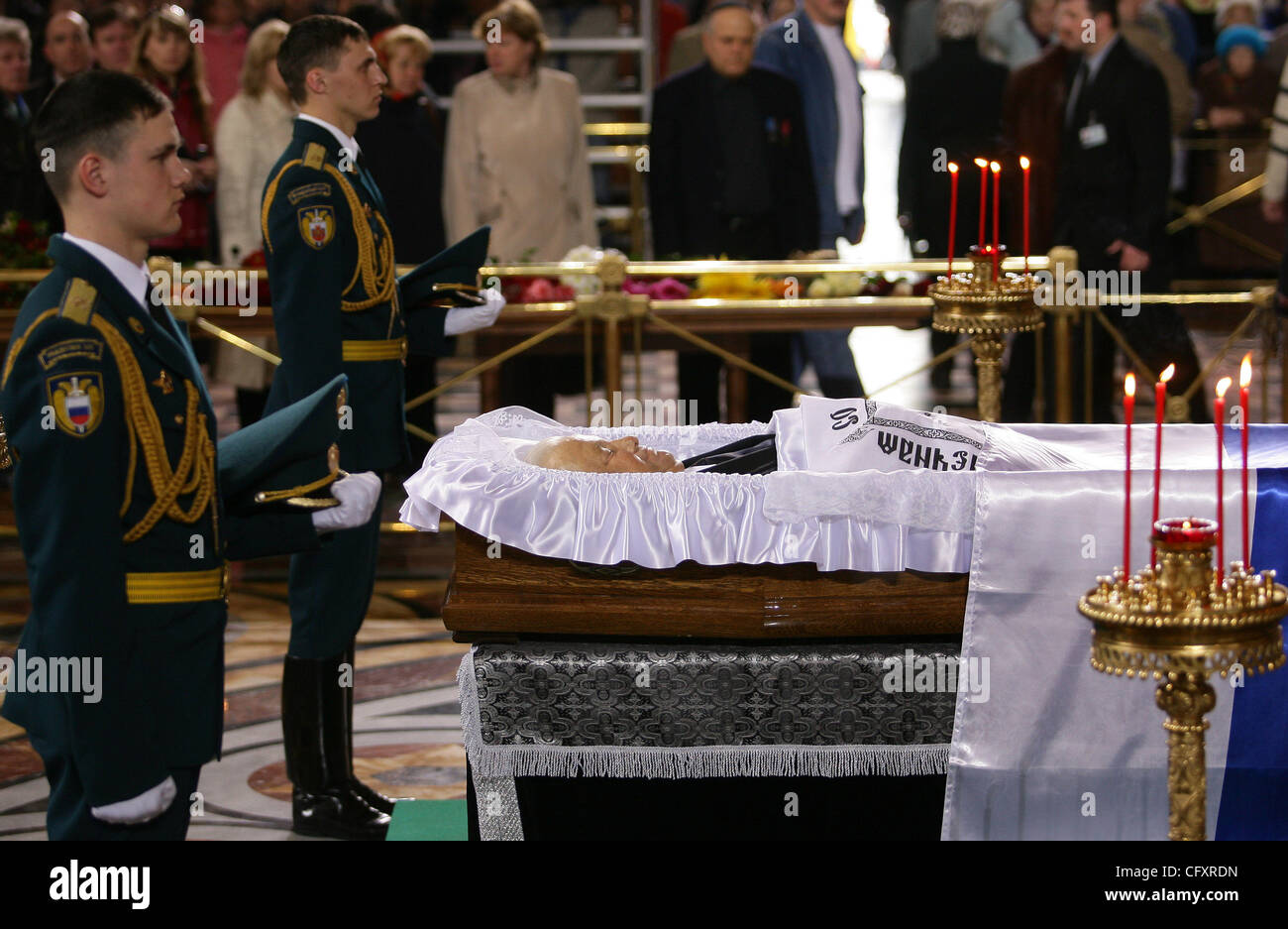 Thousands of russians came to Christ the Savior Cathedral in Moscow to ...