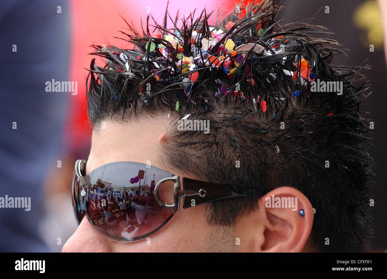 Cascarones san antonio hi-res stock photography and images - Alamy