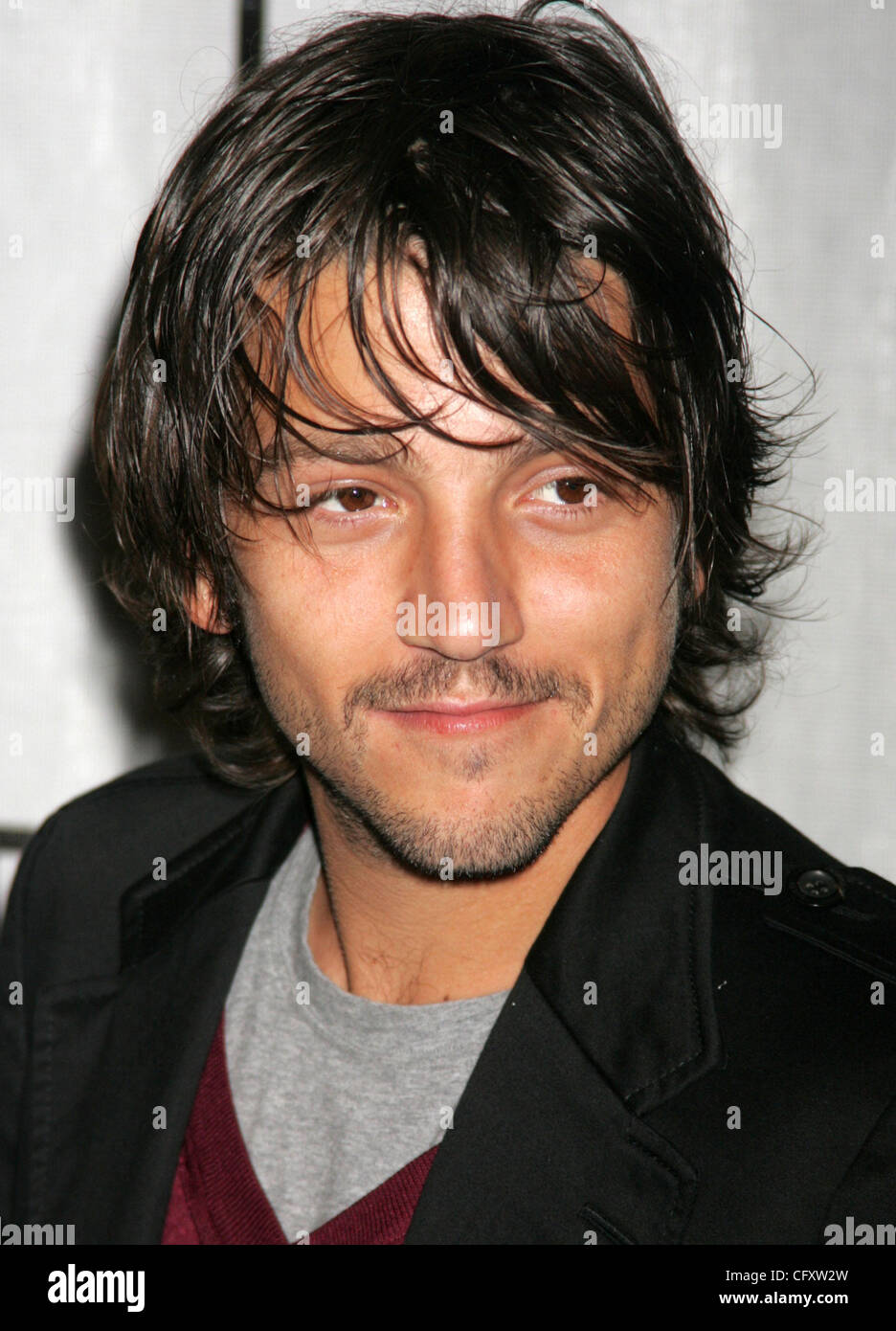 Apr 27, 2007 - New York, NY, USA - Actor DIEGO LUNA at the photo op for ...