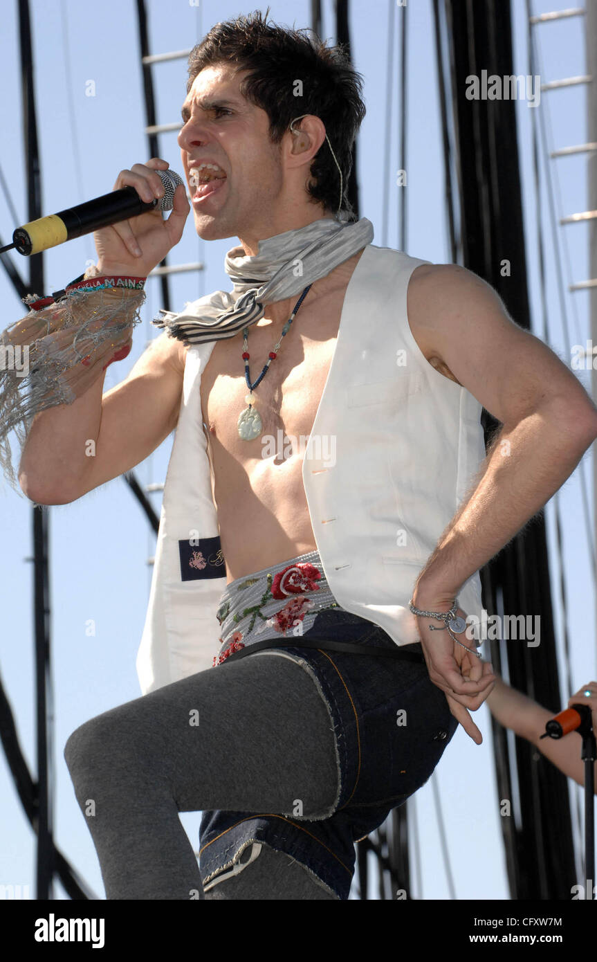 Apr. 27, 2007 Indio, CA; USA, Singer PARRY FARRELL of the band ...