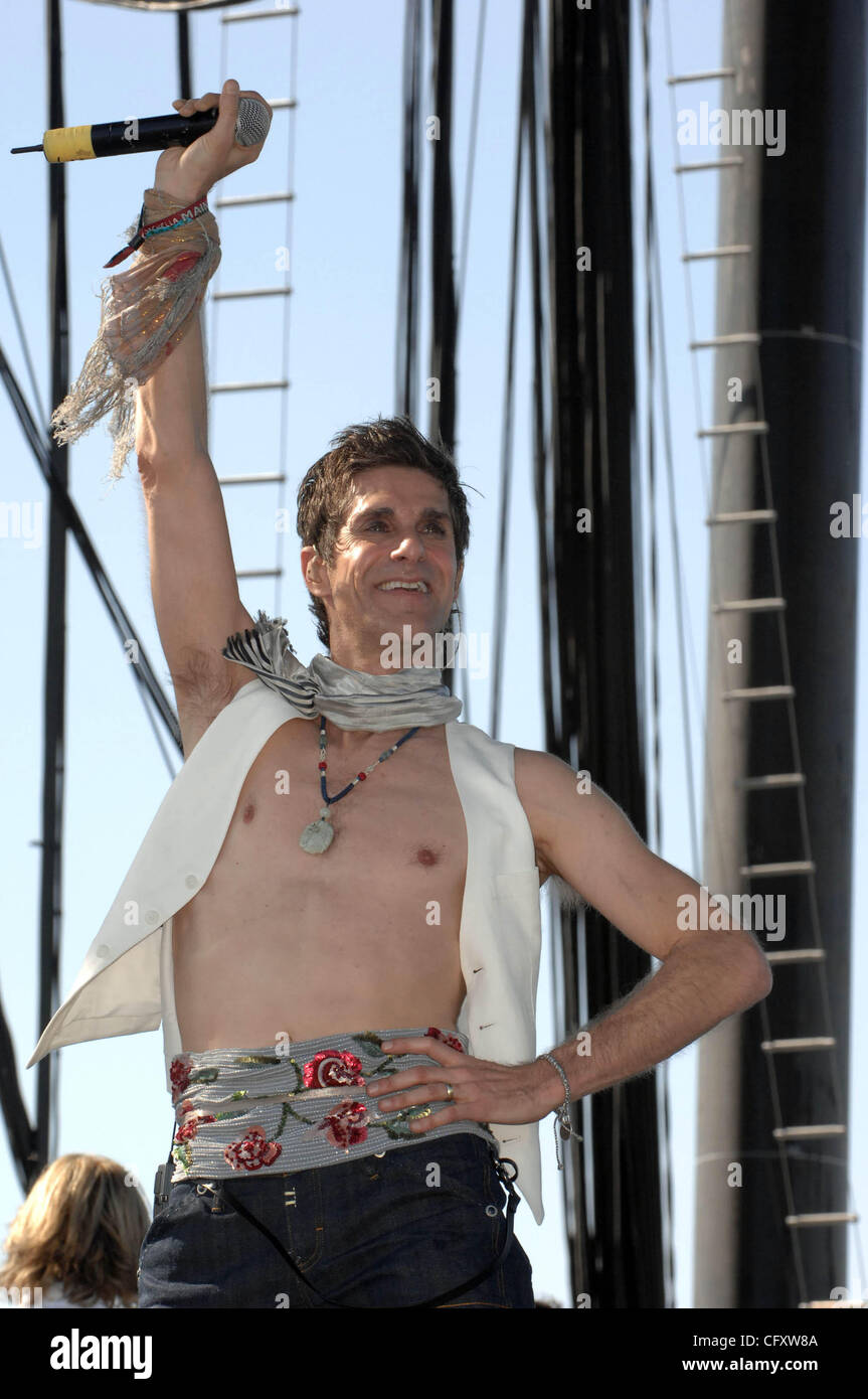 Apr. 27, 2007 Indio, CA; USA, Singer PARRY FARRELL of the band ...