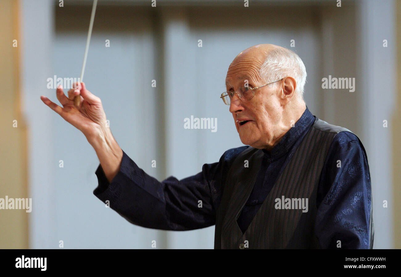 Mstislav rostropovich hi-res stock photography and images - Alamy