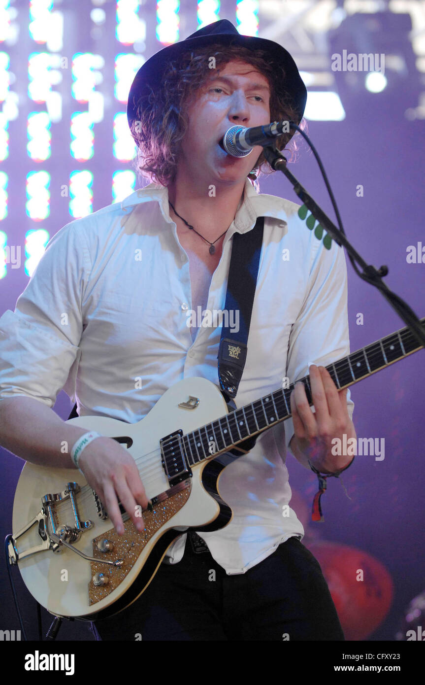 Apr. 29, 2007 Indio, CA; USA, Guitarist HUGH HARRIS of the band THE ...