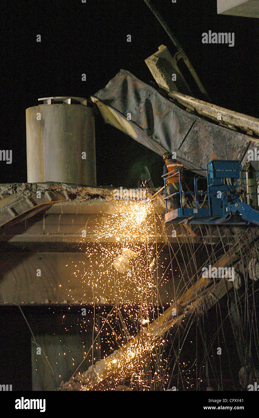 I 580 collapse hi-res stock photography and images - Alamy