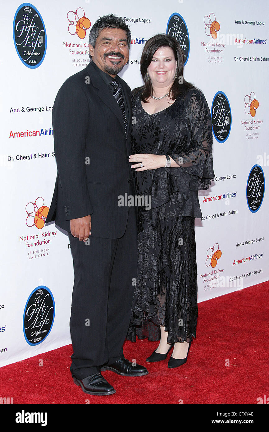 Apr 29, 2007 - Burbank, CA, USA - GEORGE LOPEZ and wife ANN LOPEZ ...