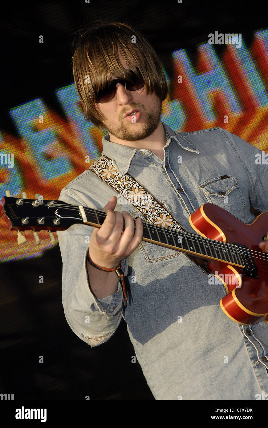 Andrew white musician hi-res stock photography and images - Alamy