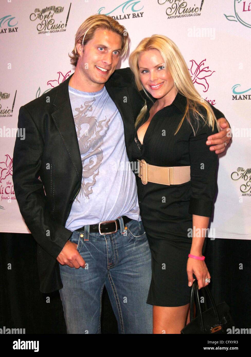 Gena lee nolin and cale hulse hi-res stock photography and images - Alamy