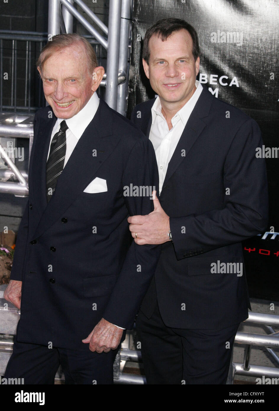 Apr 30, 2007 - Queens, NY, USA - Actor BILL PAXTON (R) and his father ...