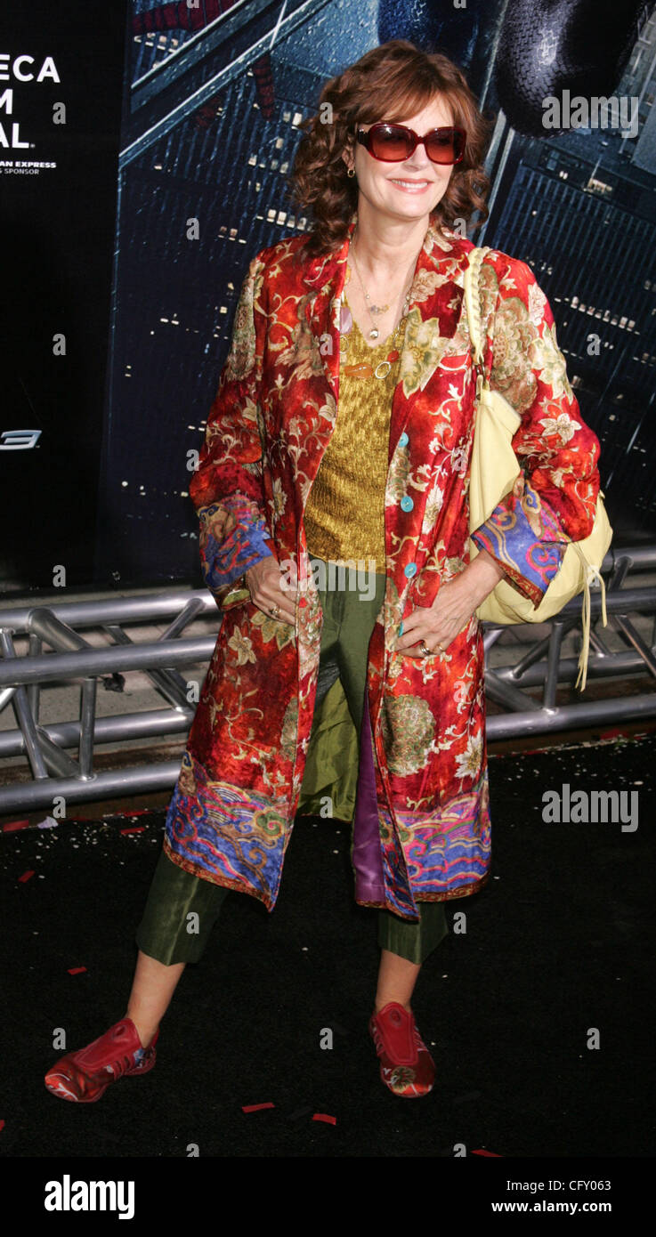 Apr 30, 2007 - Queens, NY, USA - Actress SUSAN SARANDON at the arrivals ...