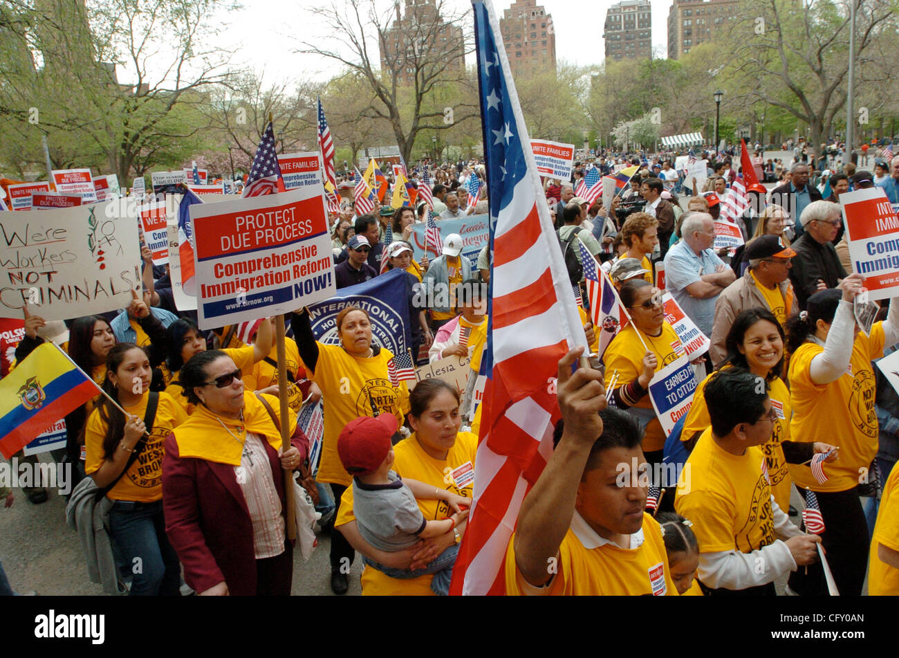 Hundreds of immigrant community members rally in Washington Square Park ...