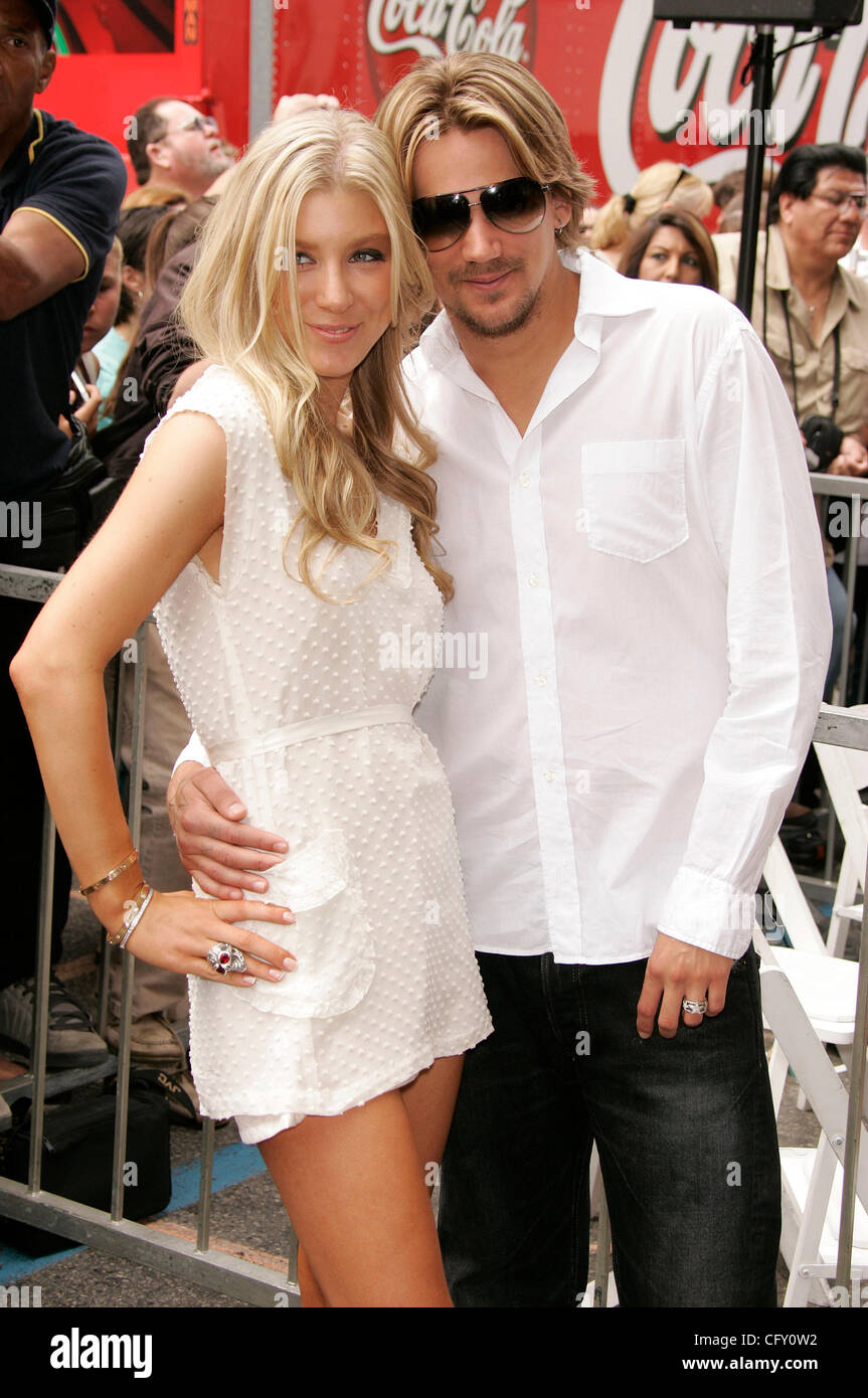 May 1, 2007 - Hollywood, California, USA - Actor SEAN STEWART & Actress ...