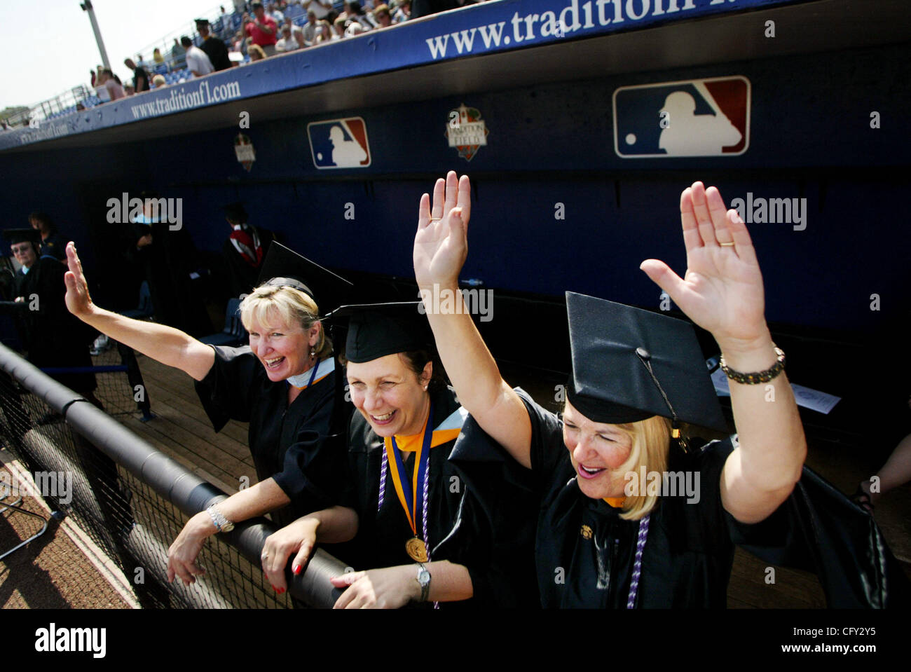 Nursing graduation hi-res stock photography and images - Alamy