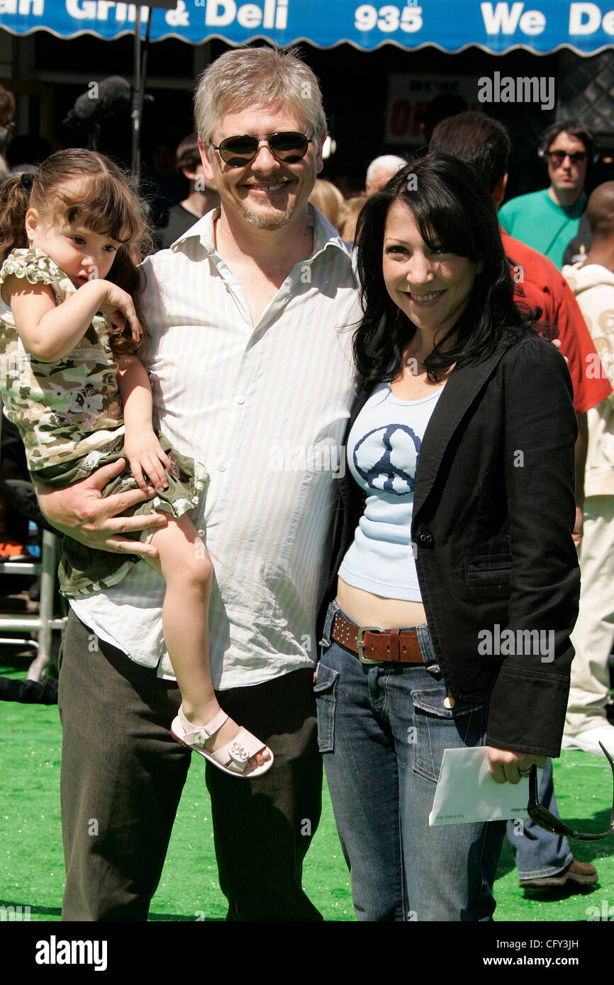 May 6, 2007 - Westwood, California, USA - Actor DAVE FOLEY & FAMILY at ...