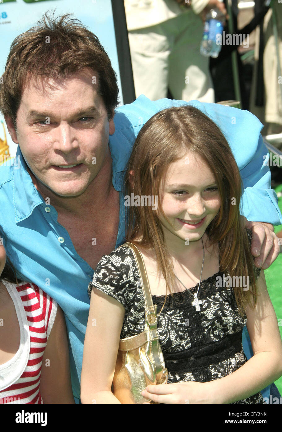 Ray liotta daughter shrek third hi-res stock photography and images - Alamy