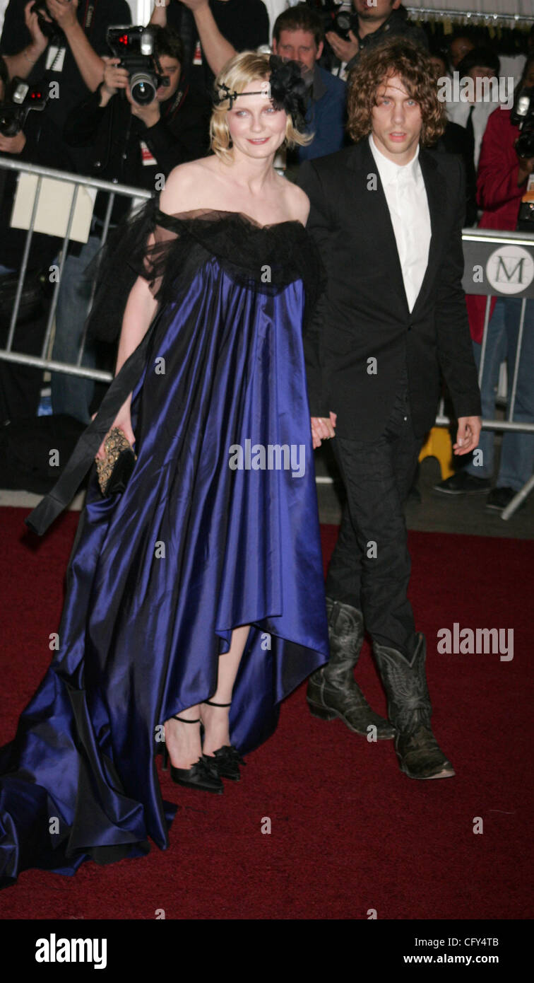 May 07, 2007 - New York, NY, USA - Actress KIRSTEN DUNST and JOHNNY ...