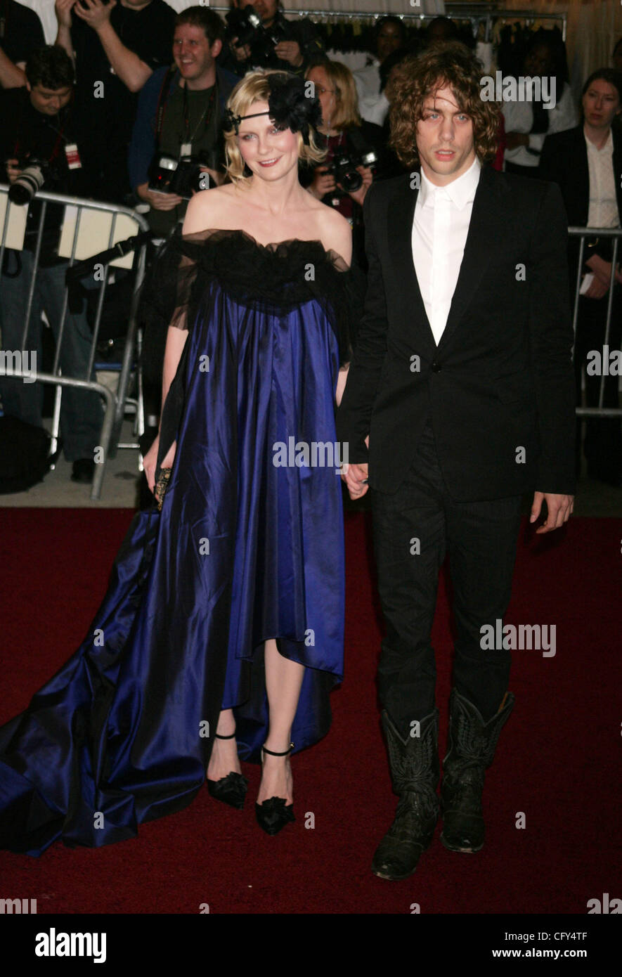 May 07, 2007 - New York, NY, USA - Actress KIRSTEN DUNST and JOHNNY ...