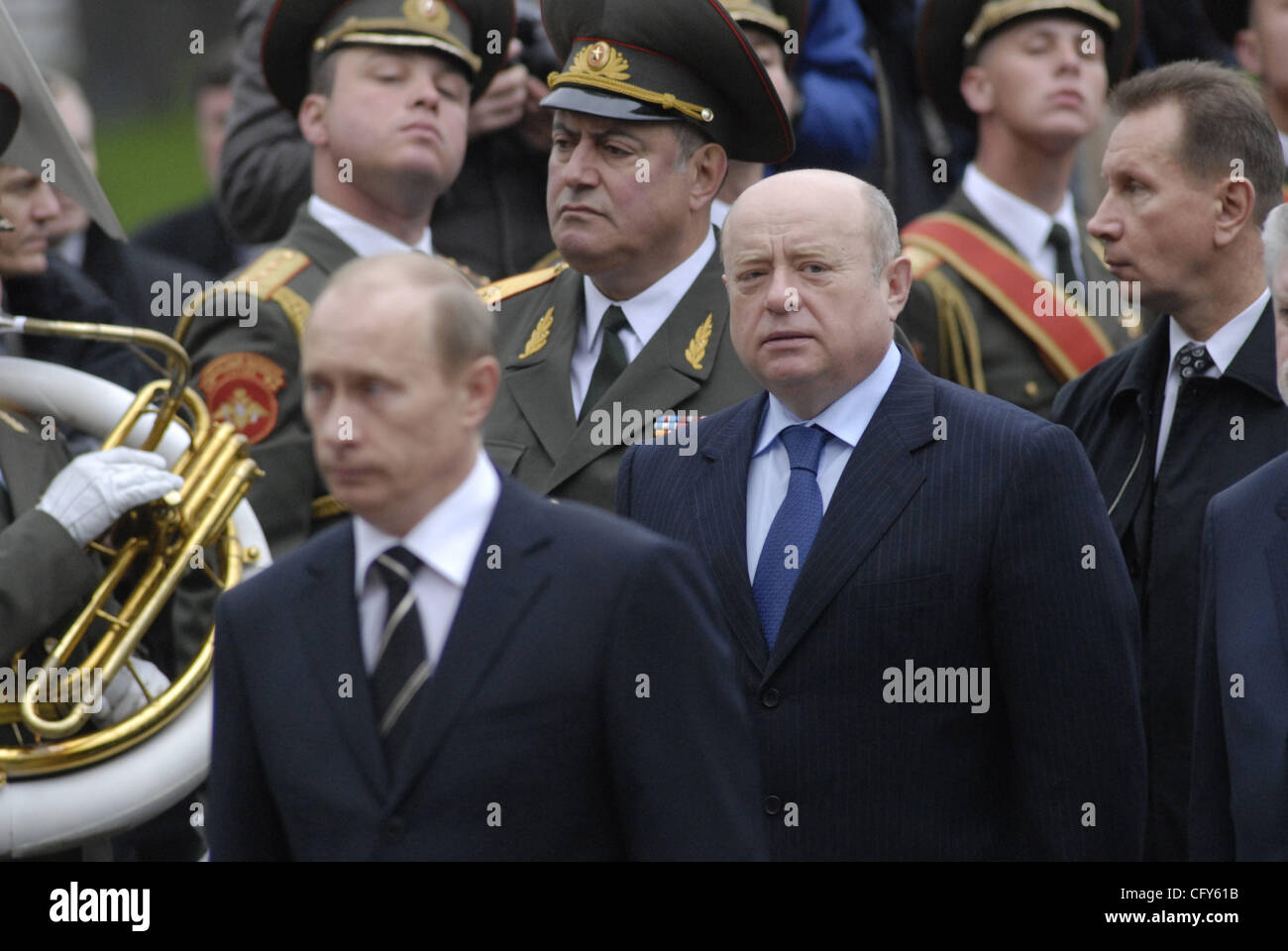 L r vladimir putin hi-res stock photography and images - Alamy
