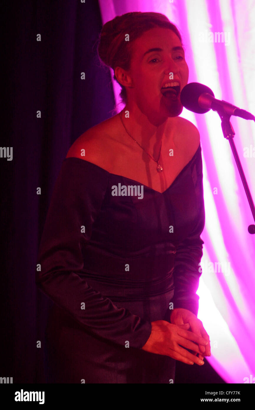 Lisa gerrard hi-res stock photography and images - Alamy