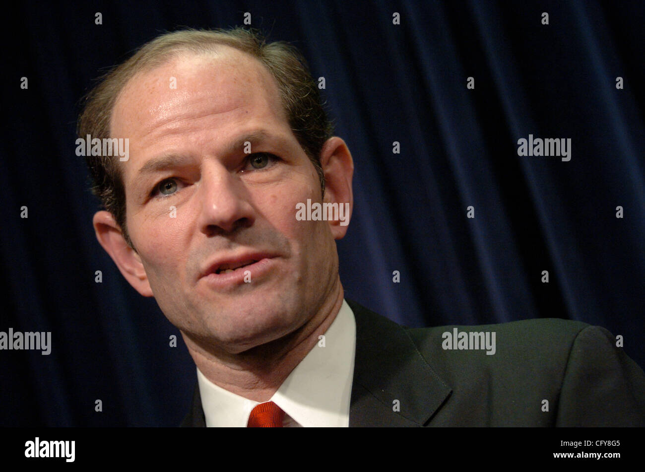 Governor-elect Eliot Spitzer speaks as he and Lieutenant Governor-elect ...