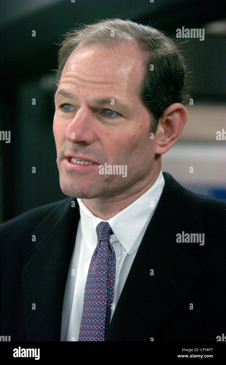 New York State Governor Eliot Spitzer rides a NJ PATH train from 33rd ...