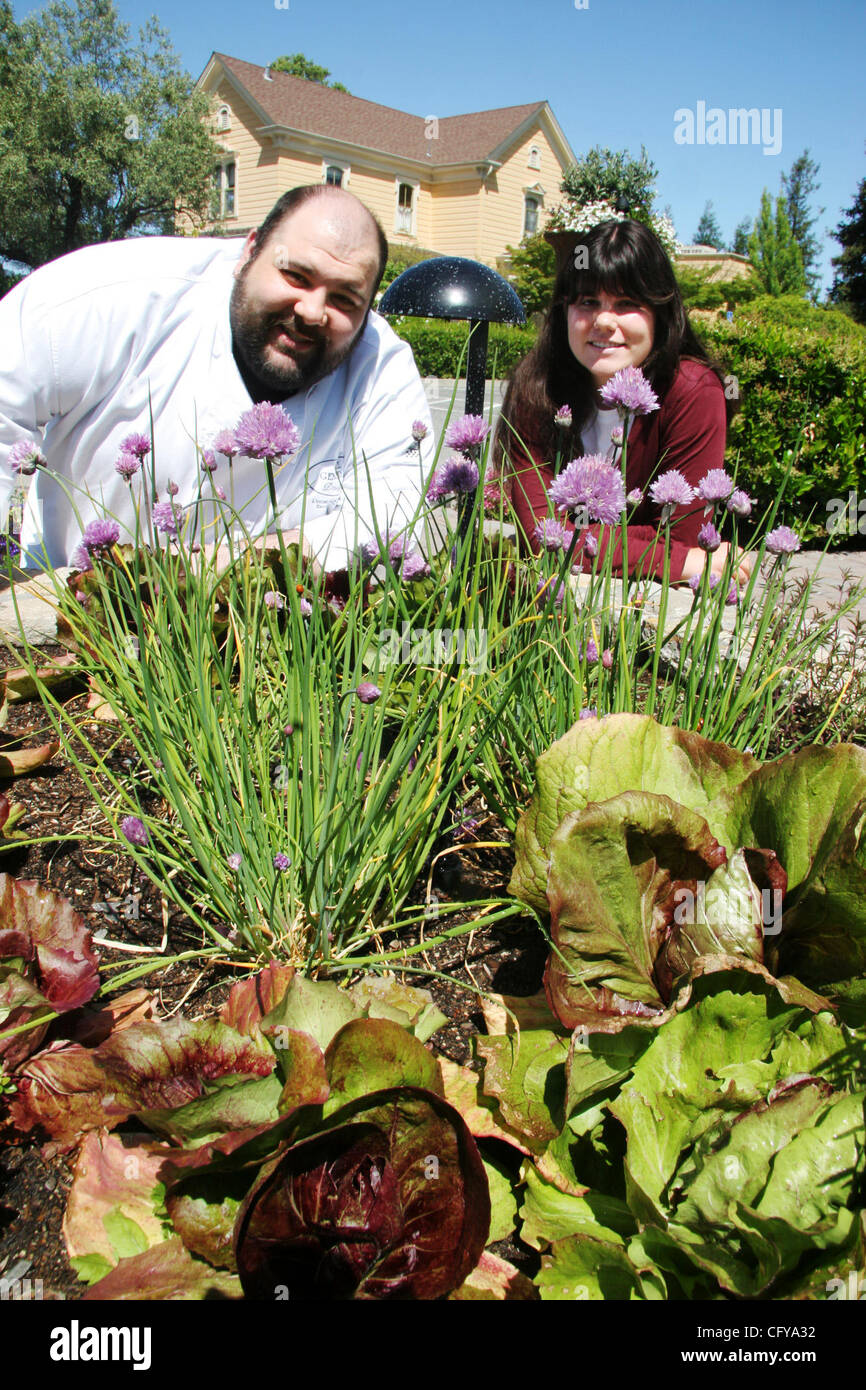 Chef Preston Dishman and gardener Andrea Davis at the General's ...