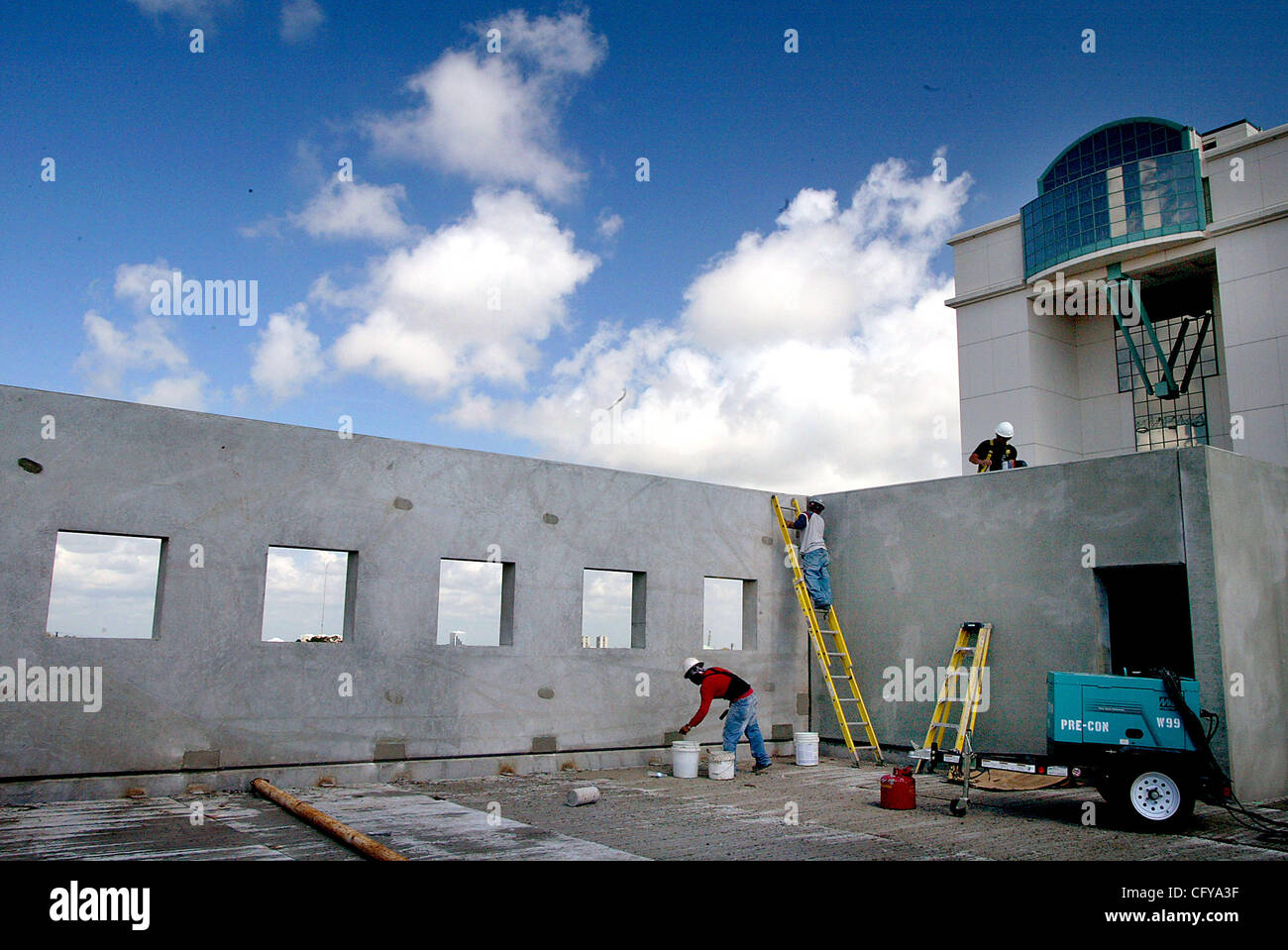 New library under construction hi-res stock photography and images - Alamy