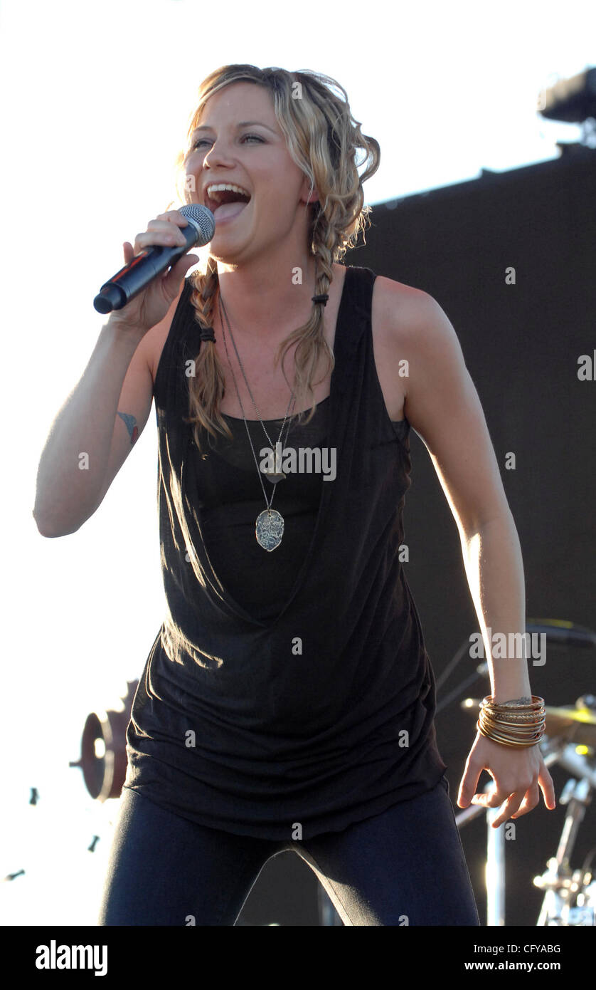 May 6, 2007 Indio, CA; USA, Singer JENNIFER NETTLES of the band ...