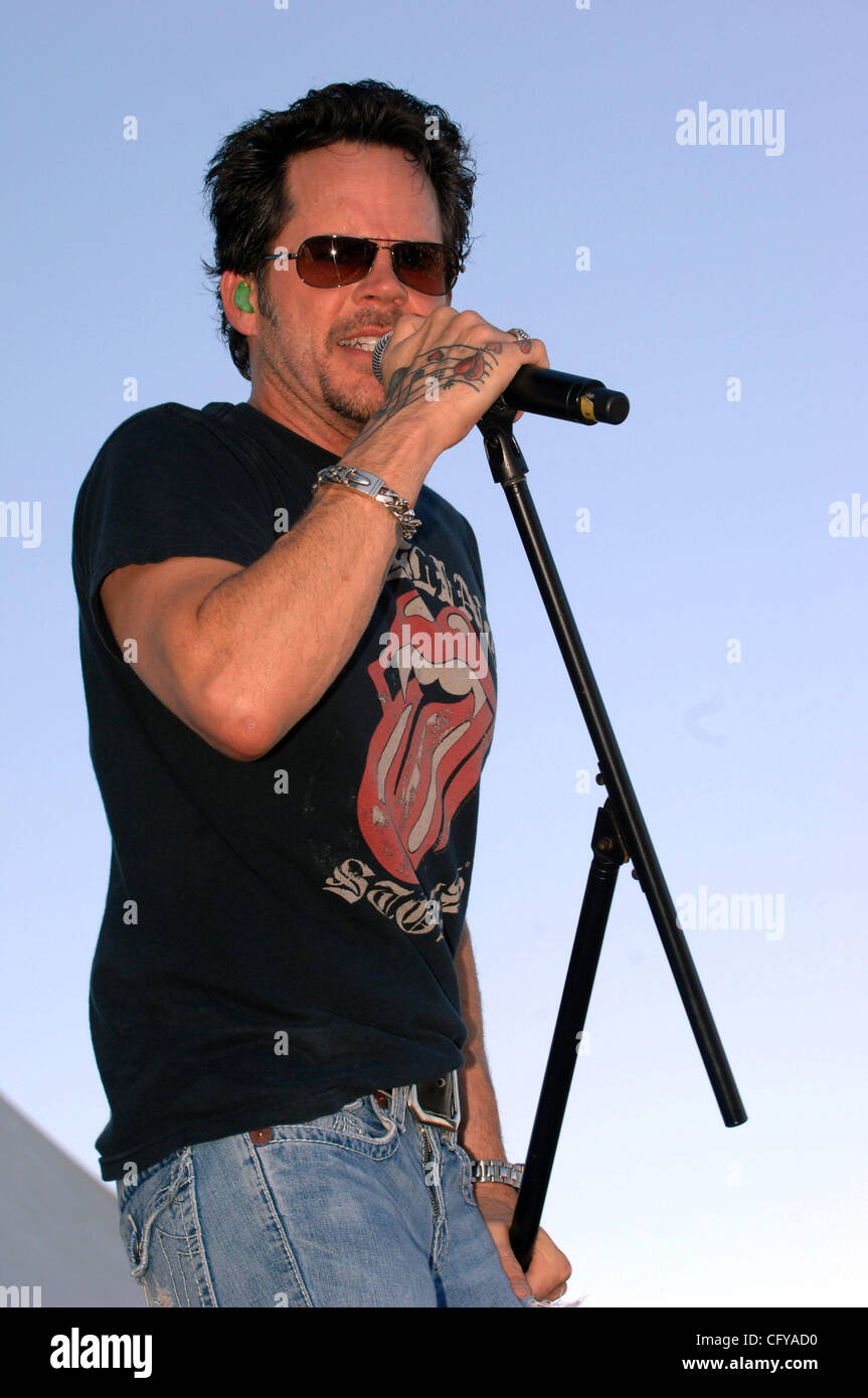 May 6, 2007 Indio, CA; USA, Musician GARY ALLAN performs live as part ...