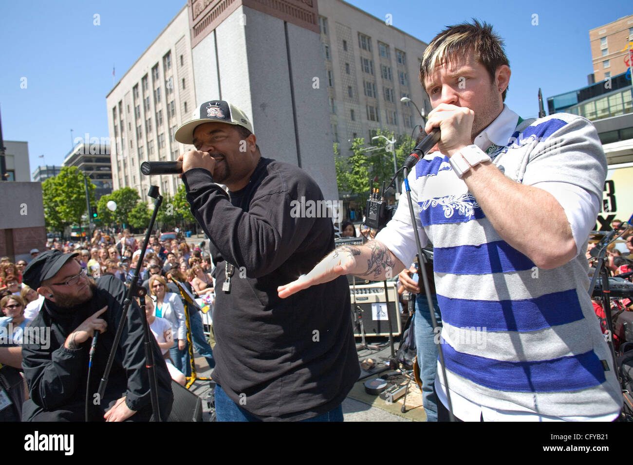 American Idol Blake Lewis Returns home for a short break. He is now in ...