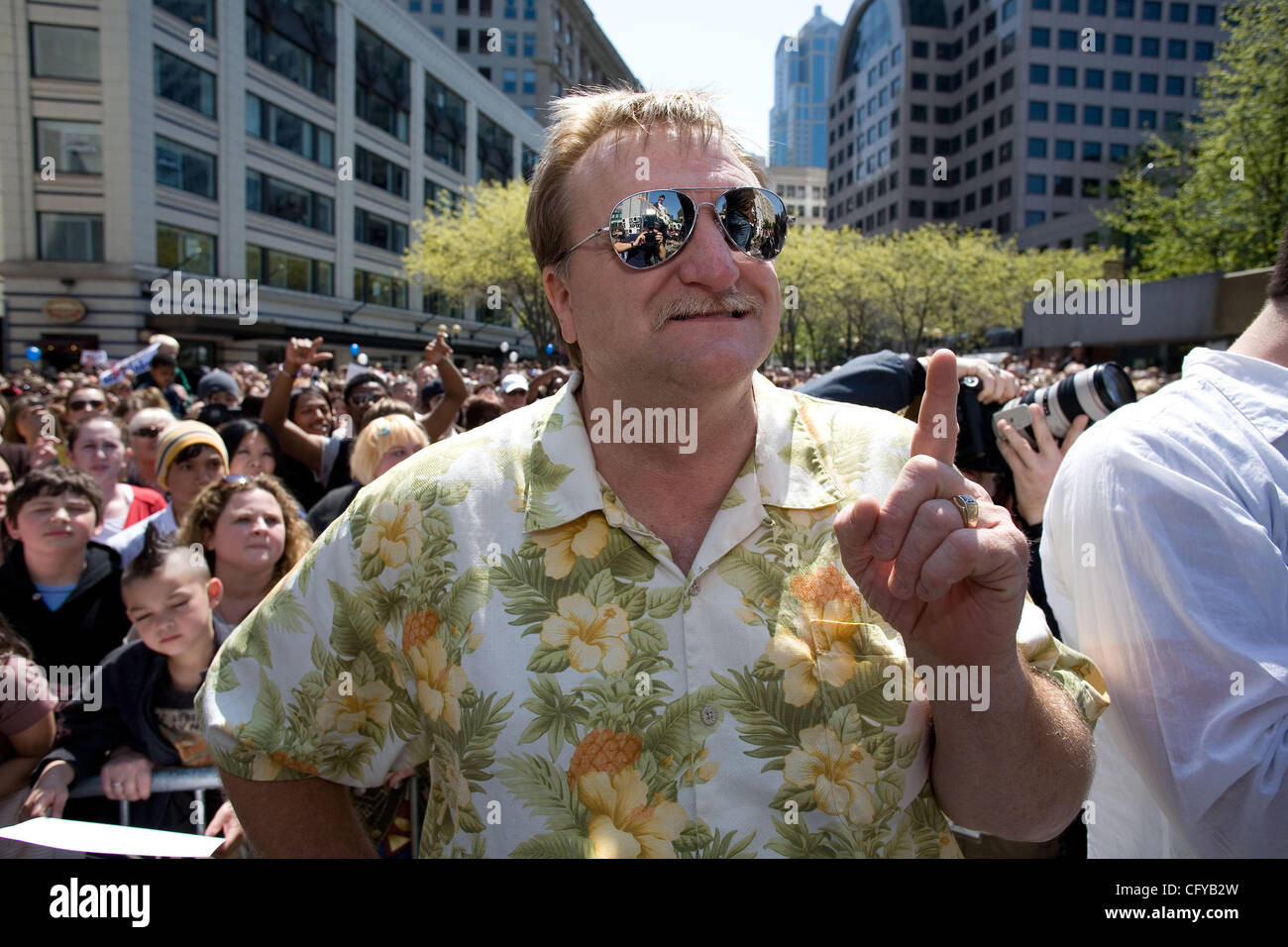 American Idol Blake Lewis Returns home for a short break. He is now in ...