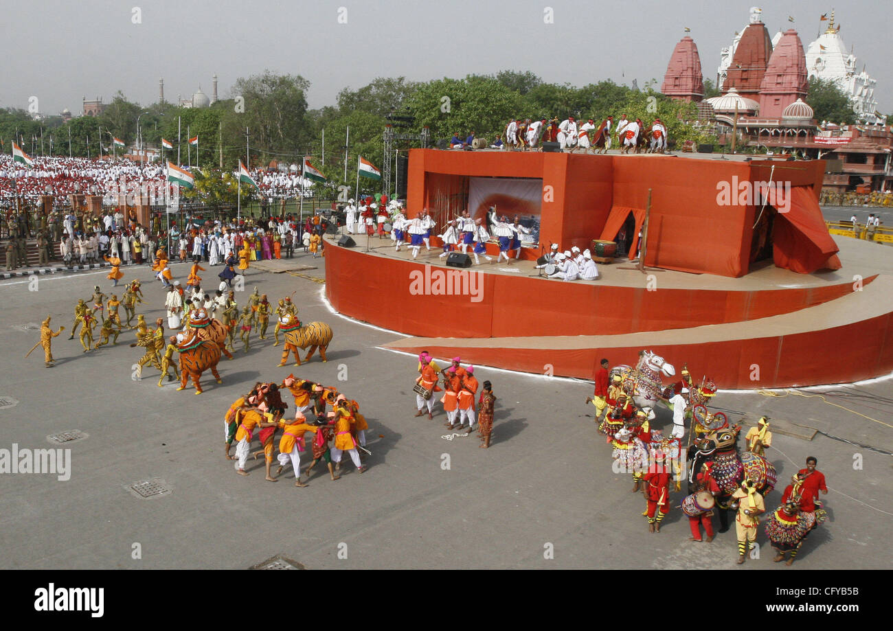 Indian performers take part in a ceremony marking India's "first war of ...