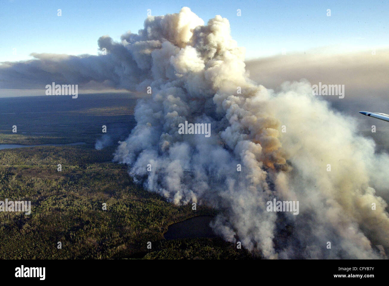05/10/07.Assign# 110756 - Ham Lake Fire - Fire burns around Gunflint ...