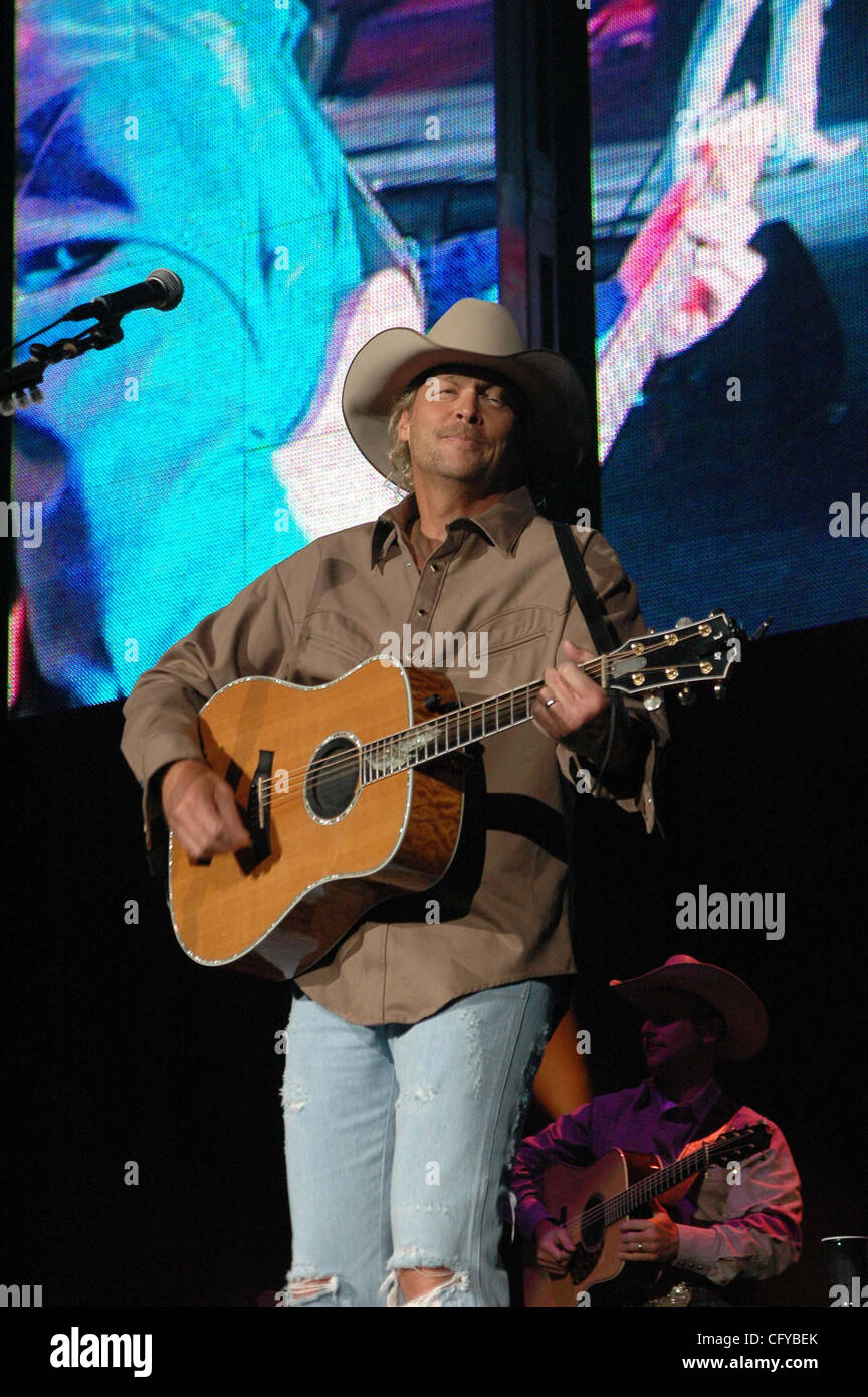 Country singer Alan Jackson performs at the Walnut Creek Amphitheater ...
