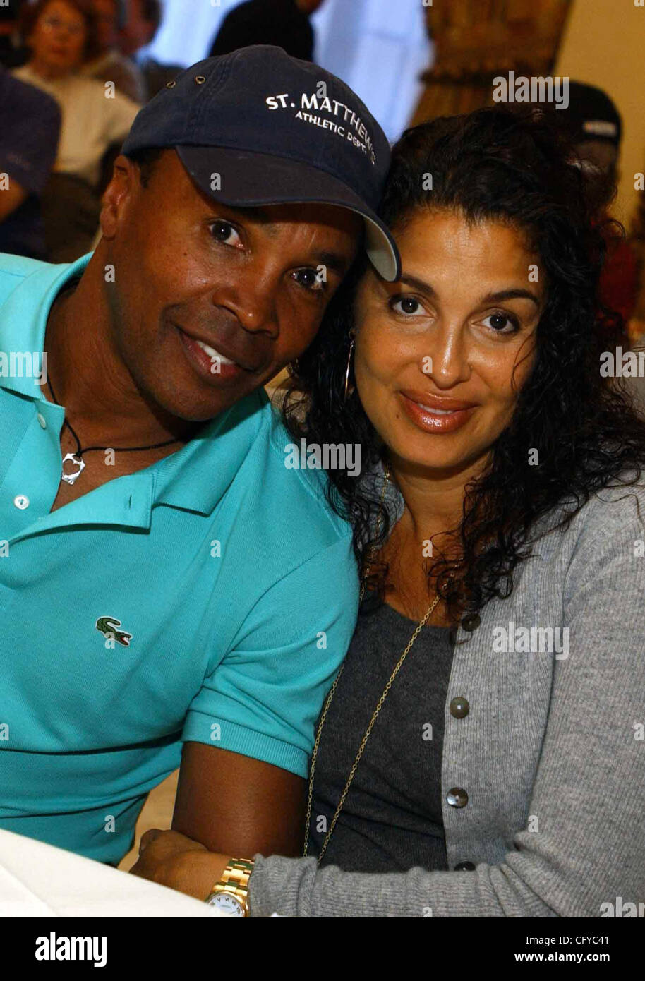 May 14, 2007 - Pacific Palisades, California, USA - Boxing great SUGAR ...