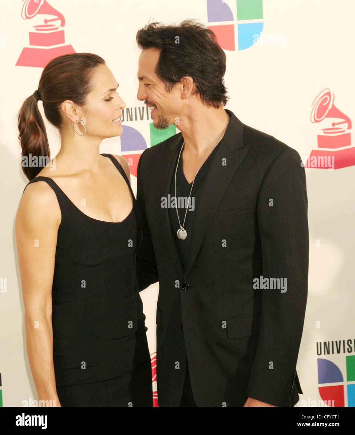 Benjamin bratt talisa soto hi-res stock photography and images - Alamy