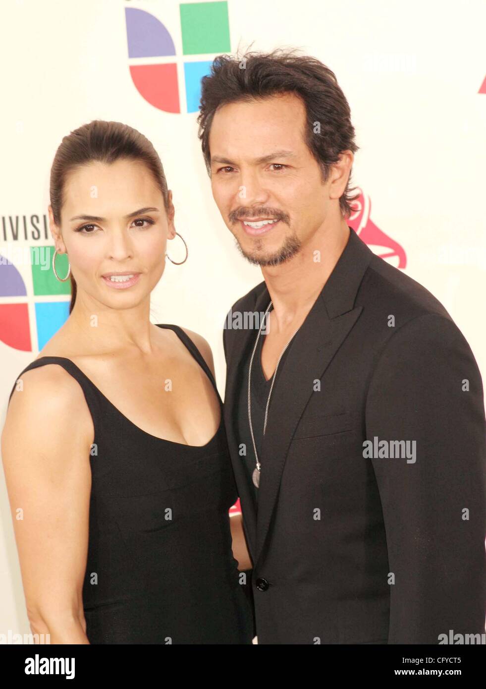 Benjamin bratt talisa soto hi-res stock photography and images - Alamy