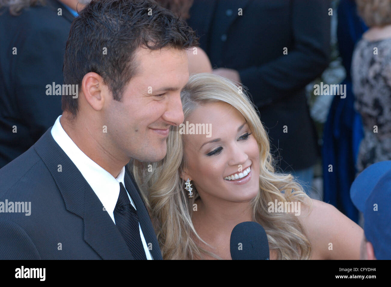 Tony Romo Carrie Underwood Kiss