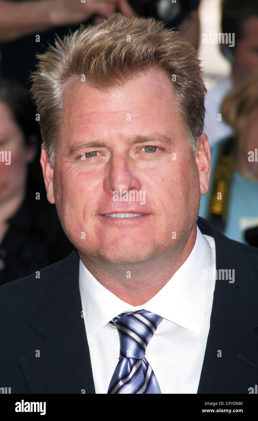 May 15, 2007 - New York, NY, USA - JOE SIMPSON at the arrivals for the ...