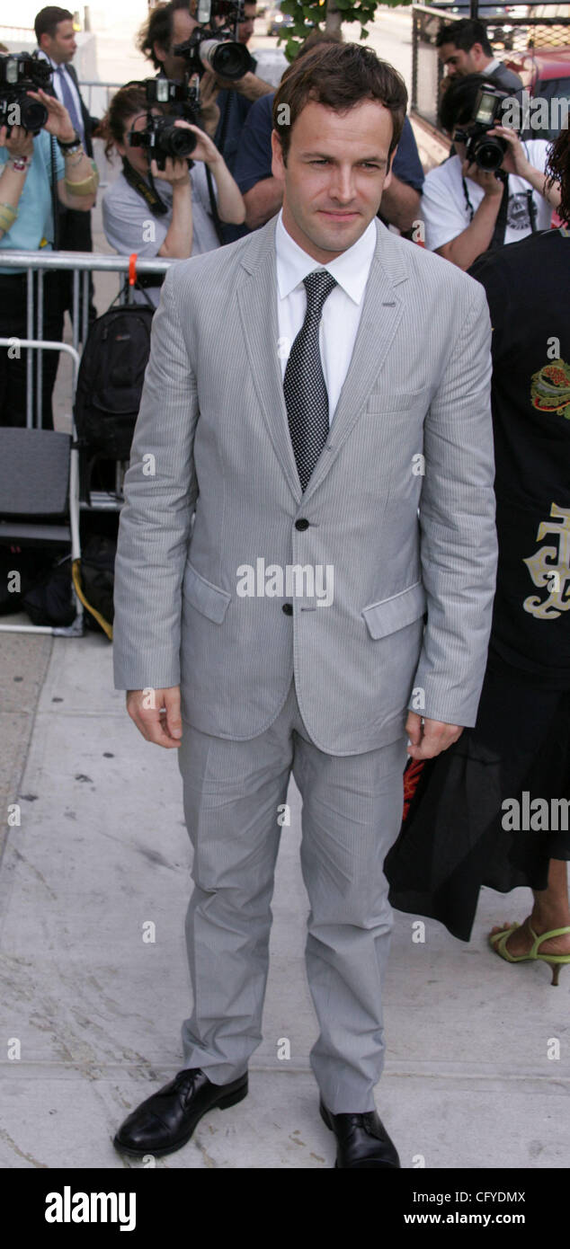 Actor jonny lee miller hi-res stock photography and images - Alamy