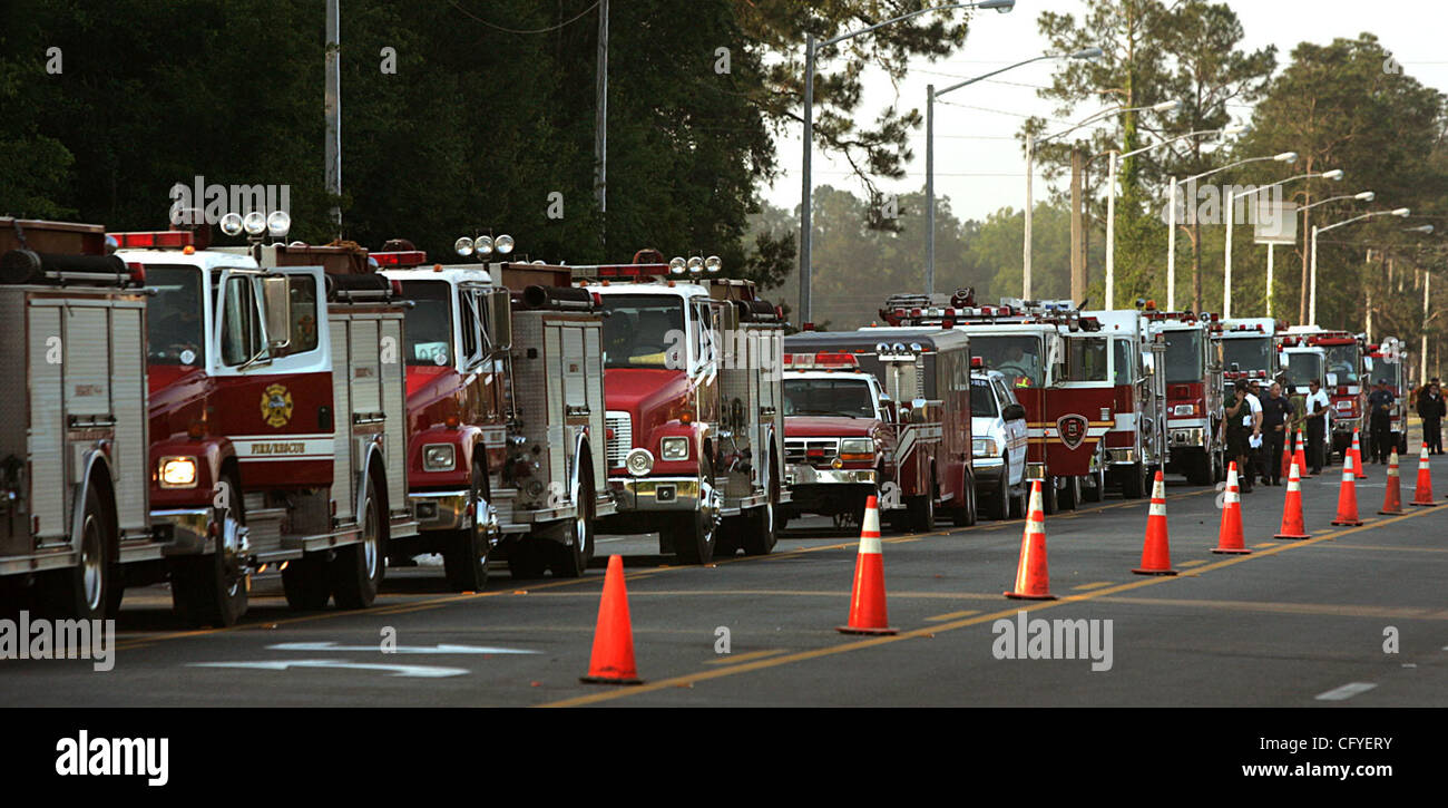 051607 met fire 3 of .....0038156A.........Photo by David Spencer/The ...