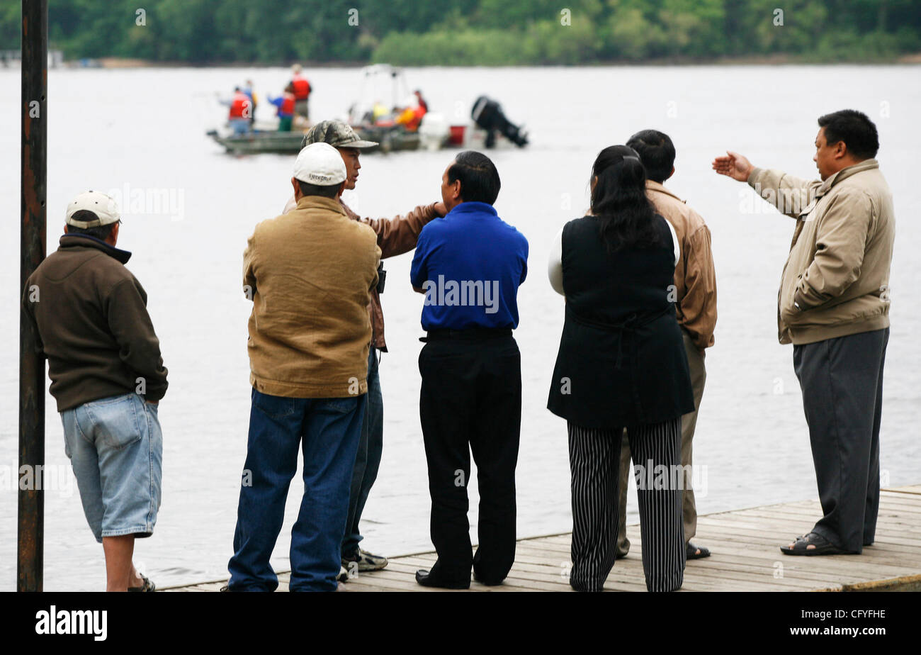 Dresbach, MN;5/15/07;left to right: Downriver from Lock and Dam #7 ...