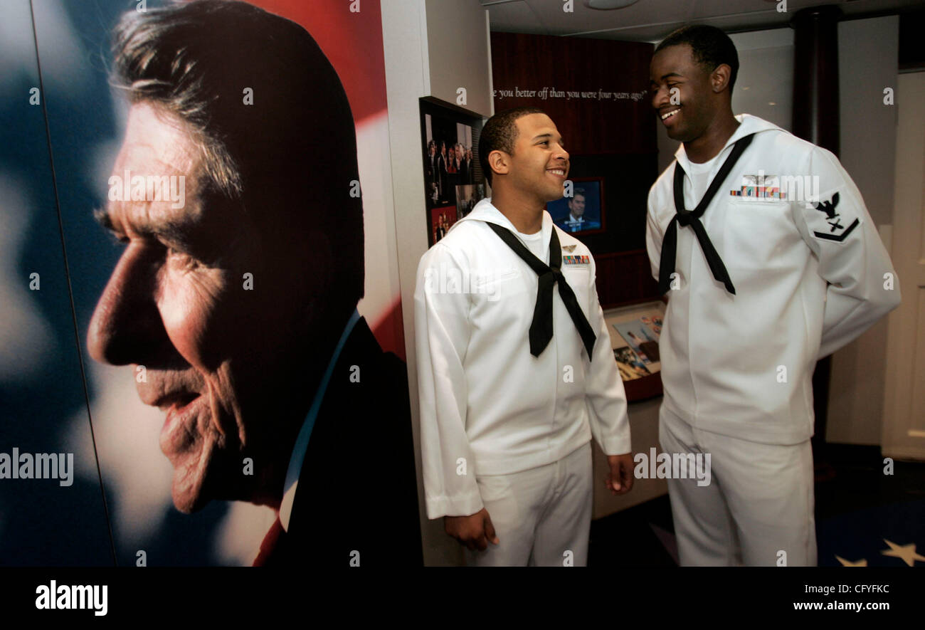 HLhero272764x001.jpg CORONADO (San Diego, California) USA USS Ronald ...