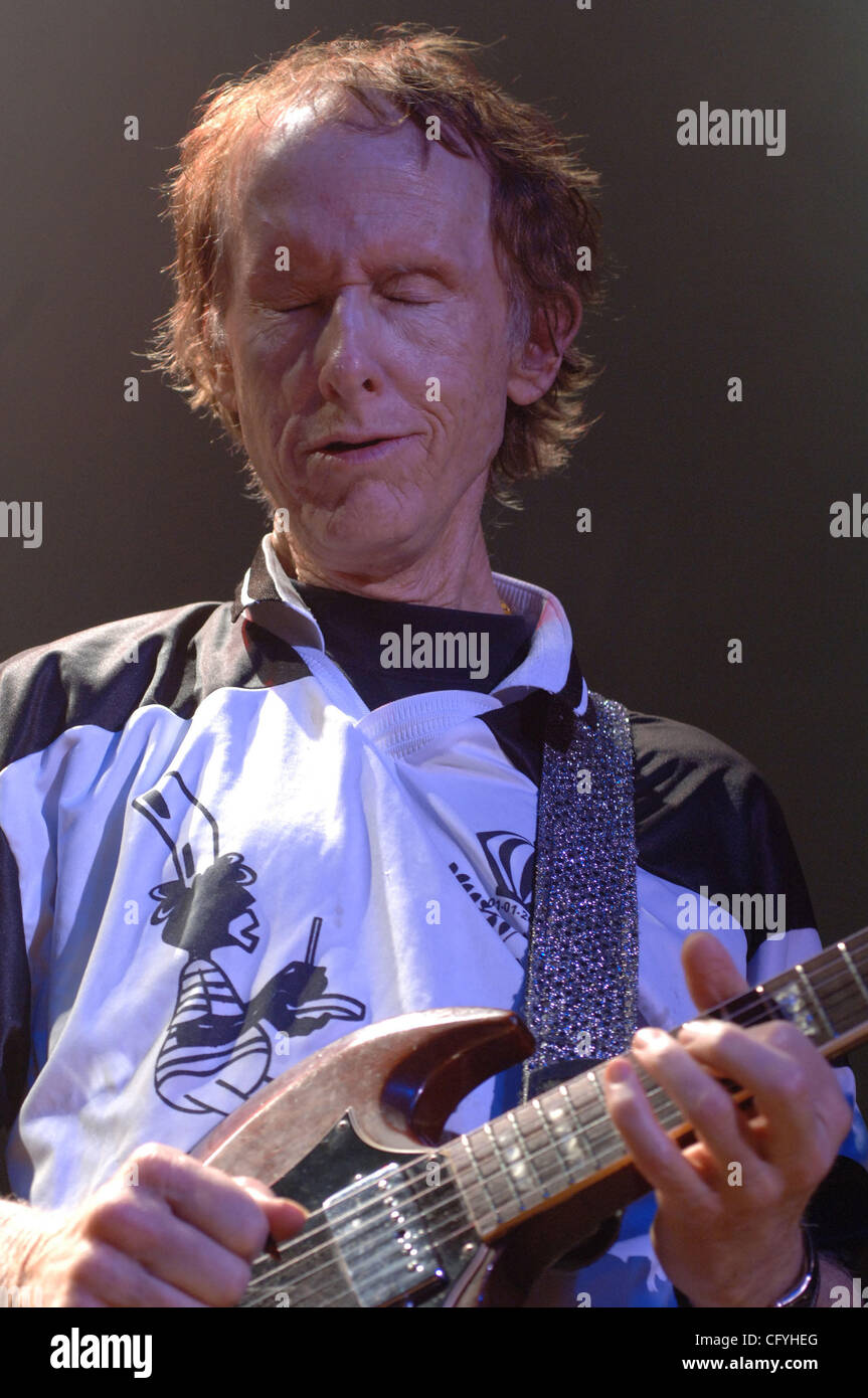 May 19, 2007 - Norfolk, VA, USA - Founding memebers of The Doors, Ray ...