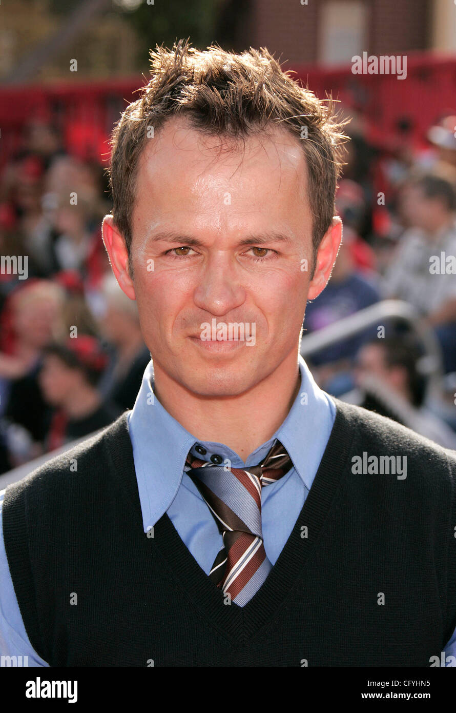 Greg Ellis's Instagram, Twitter & Facebook on IDCrawl