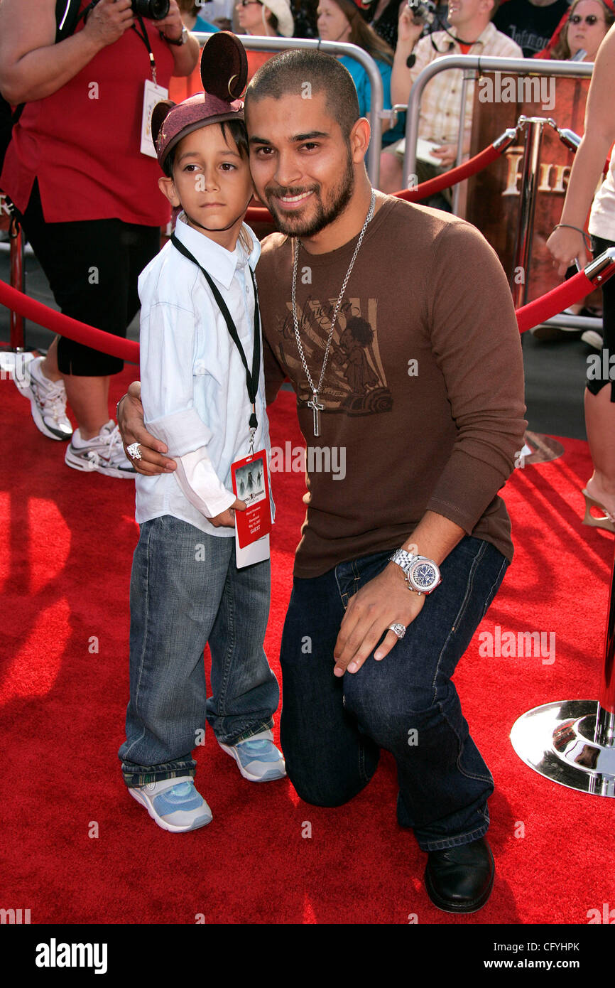 May 19, 2007 - Anaheim, CA, USA - Actor WILMER VALDERRAMA and brother ...