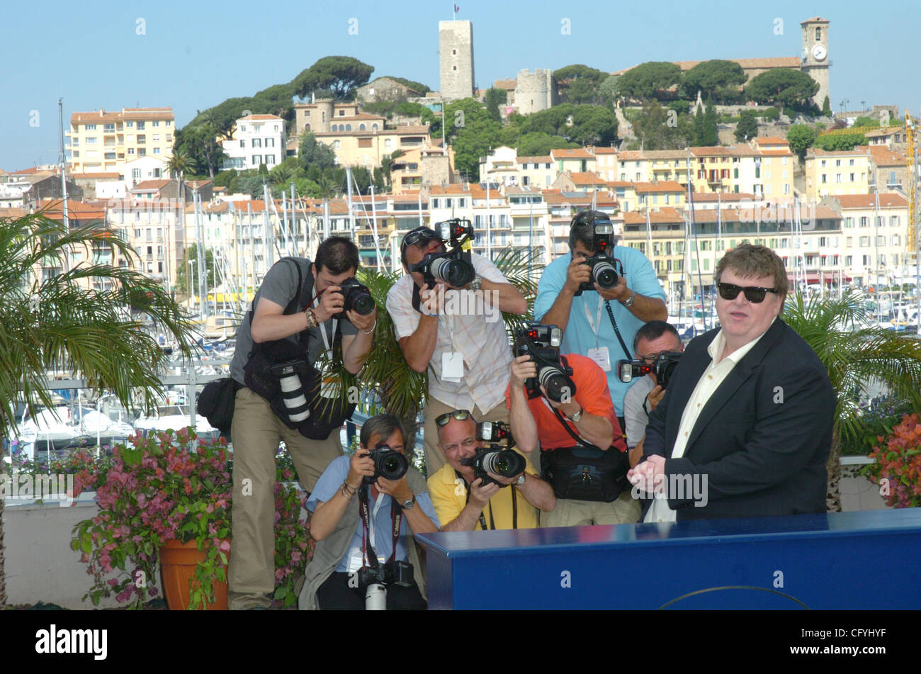 Michael Moore at the 2007 CANNES FESTIVAL FOR "SICKO" PHOTOCALL Stock ...