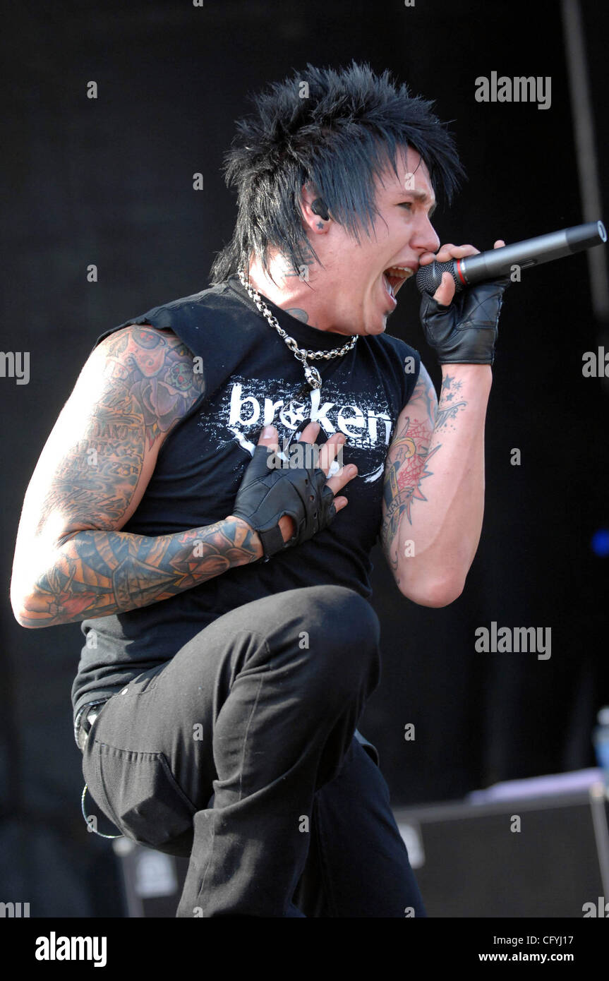 May 19, 2007 Columbus, OH; USA, Singer JACOBY SHADDIX of the band PAPA ...