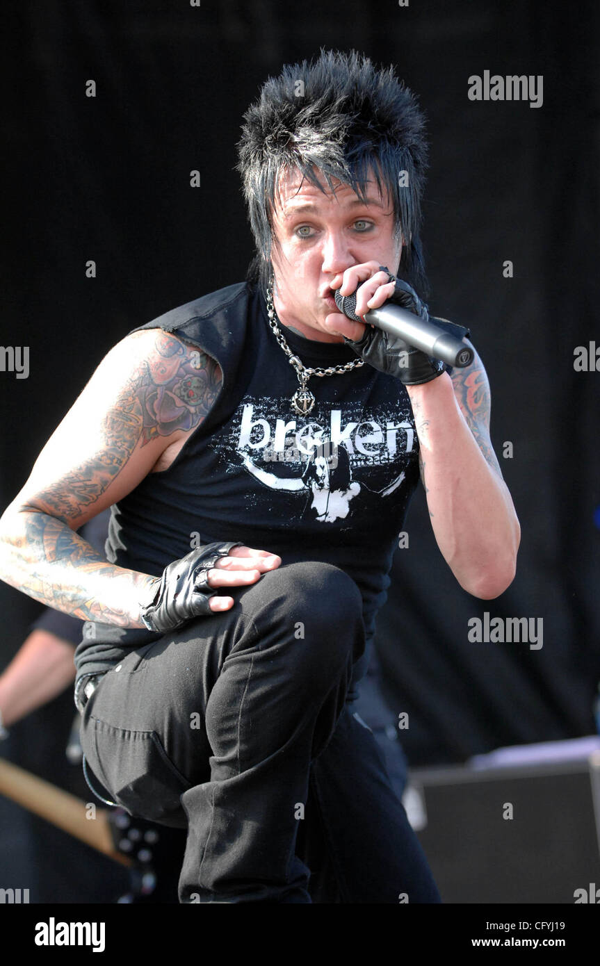 May 19, 2007 Columbus, OH; USA, Singer JACOBY SHADDIX of the band PAPA ...